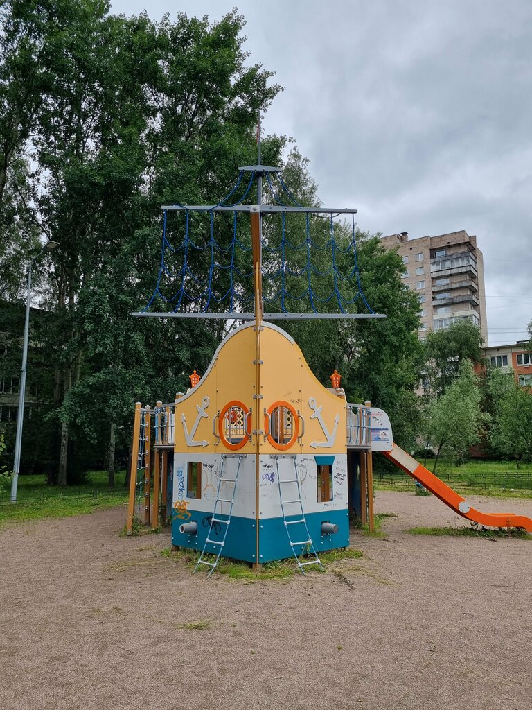 Oyun alanı Playground, Saint‑Petersburg, foto