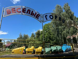 Park of the 30th anniversary of the ULYCL (Bresckaja voblasć, Baranavichy, Park of the 30th anniversary of the ULYCL), lunapark  Baranavichy'den
