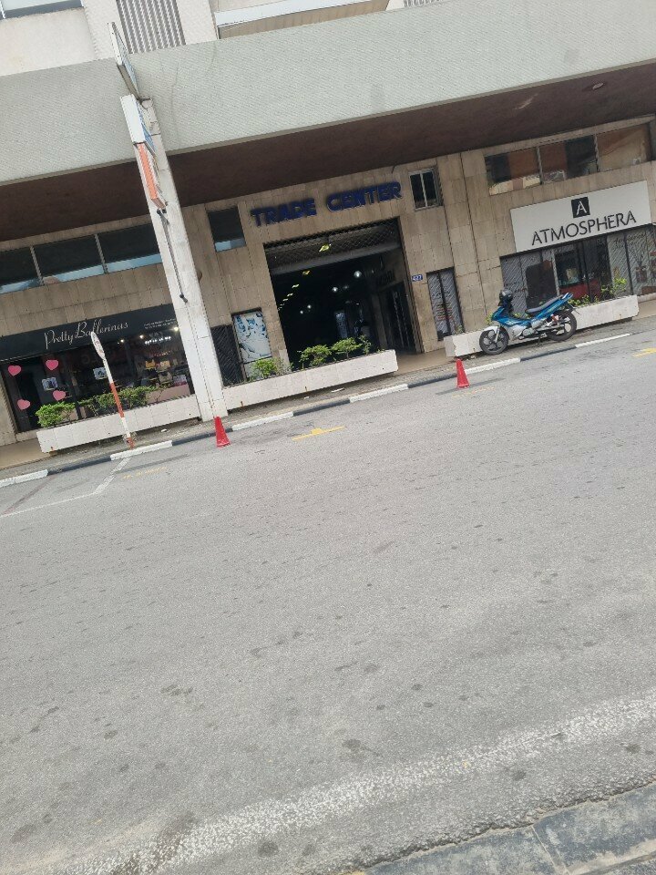 Alışveriş merkezleri Immeuble Trade Center, Abican, foto