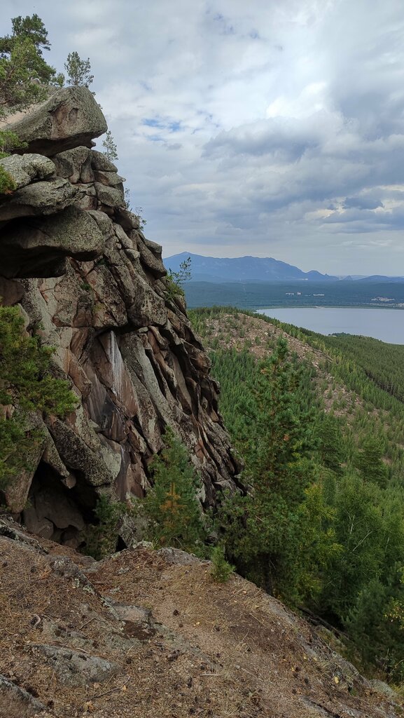 Dağ zirvesi Burkit Uiasi Mountain, Akmola eyaleti, foto