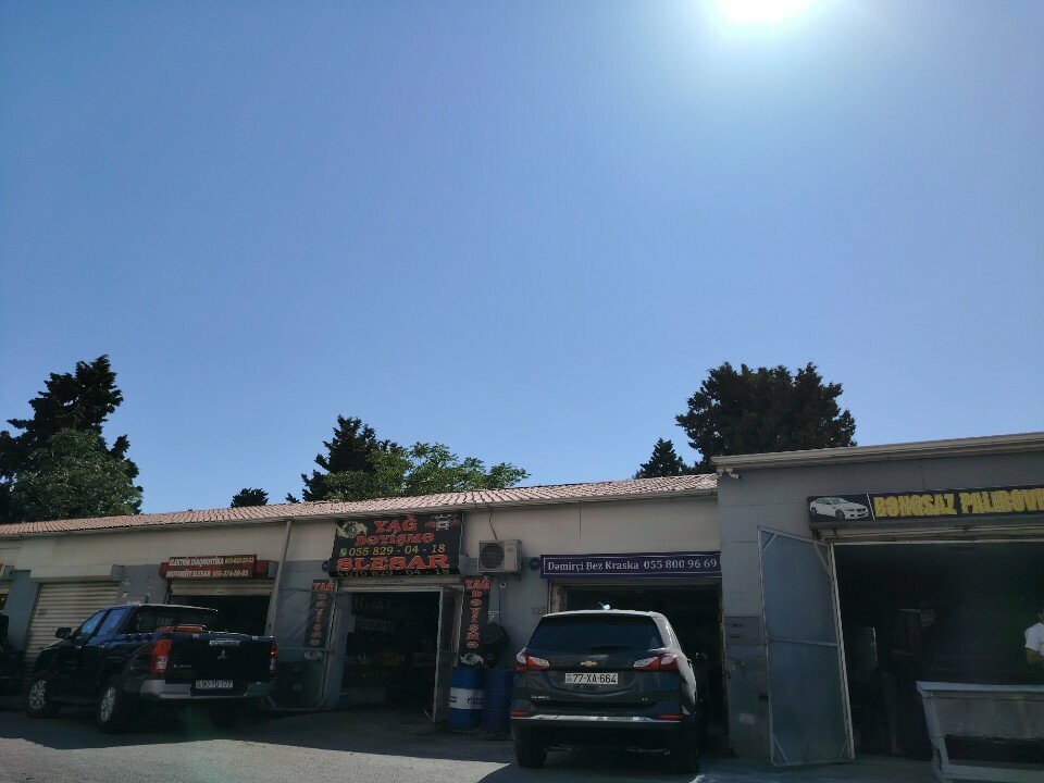 Metal eşya tamircileri Dəmirçi, Bakü, foto