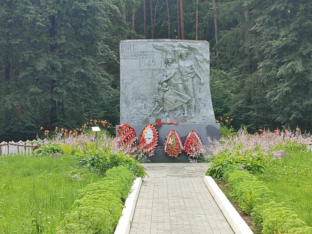 Anıt, heykel Погибшим мирным жителям 1941-1945 гг., Vitebskaya oblastı, foto