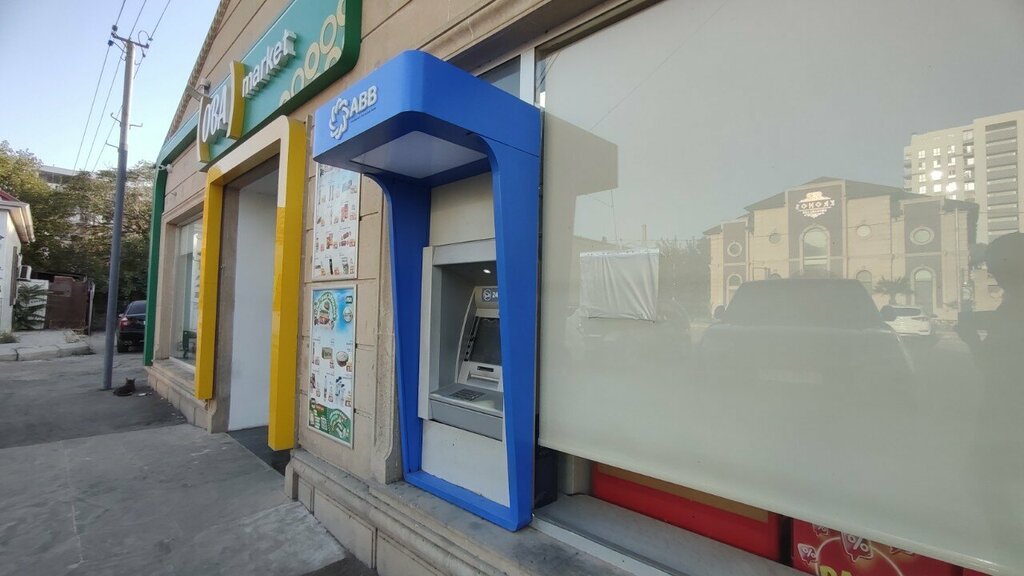ATM'ler International Bank, Bakü, foto