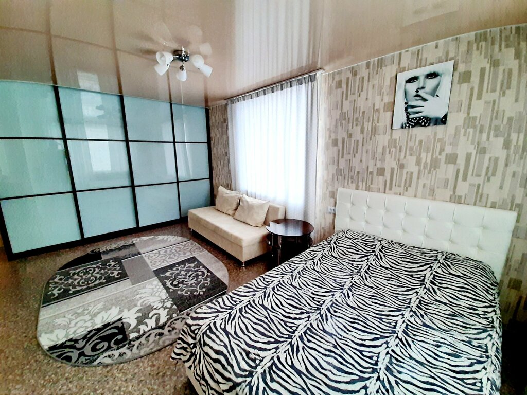 Kısa süreli konaklama Kvartiry na sutki Absolyut, Kemerovo, foto