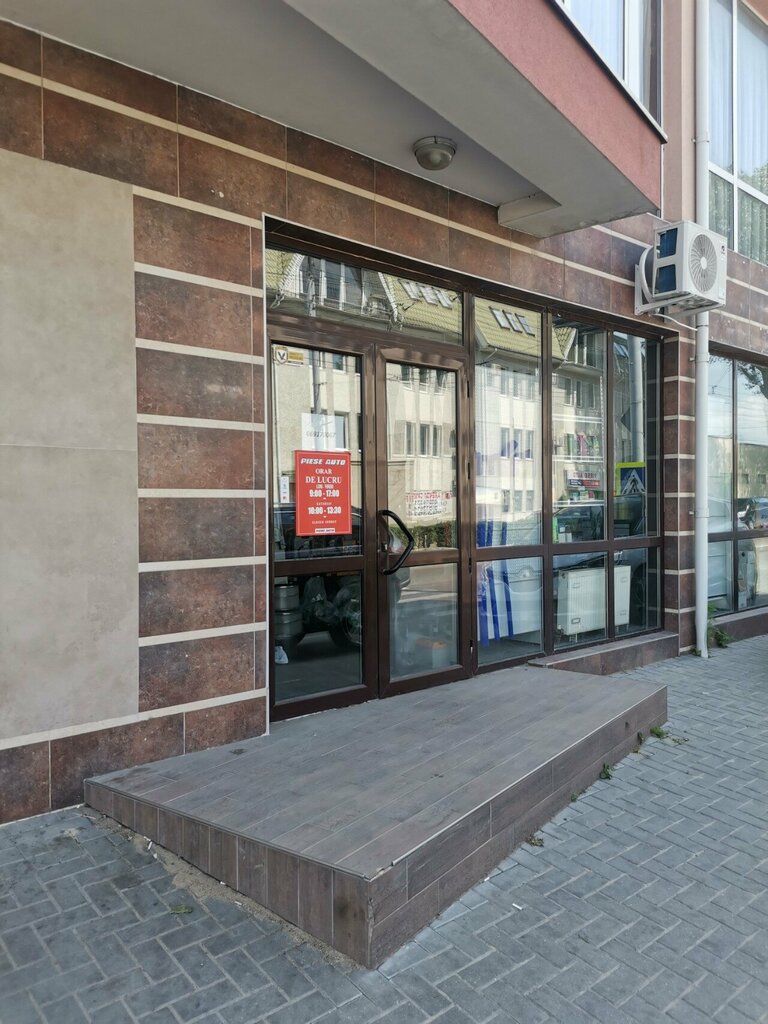 Otomobil yedek parçaları Truck & Construct, Kişinev, foto