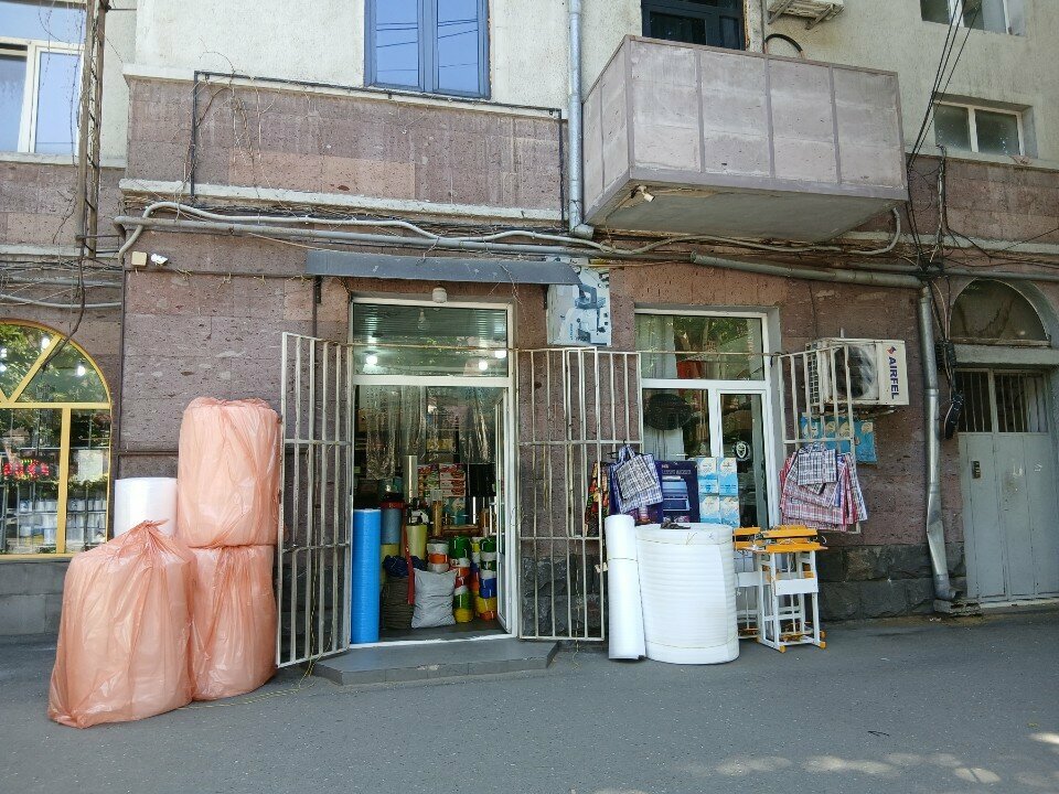 Plastik ürün üreticileri Պետրո Ջամ, Erivan, foto