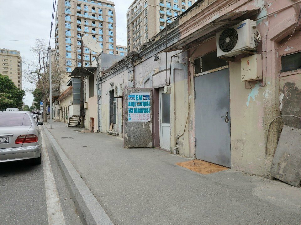 Emlak ofisi Ev Alqı Satqı, Bakü, foto