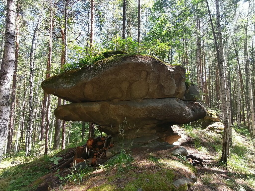 Dağ zirvesi Скала Космос, Yekaterinburg, foto