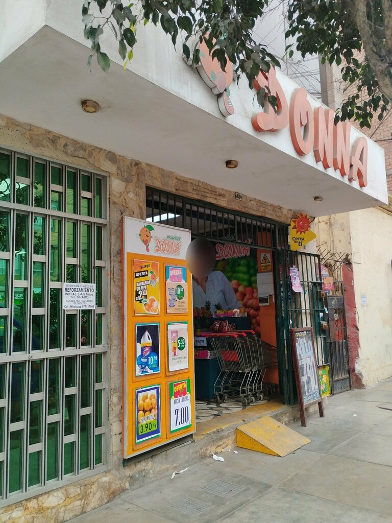 Market Market Donna breña, Lima, foto