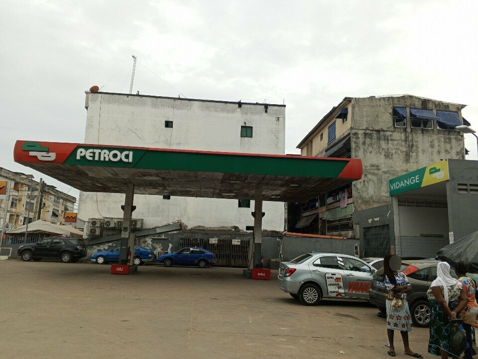 Benzin istasyonu Petroci Holding Base Cie Station, Abican, foto