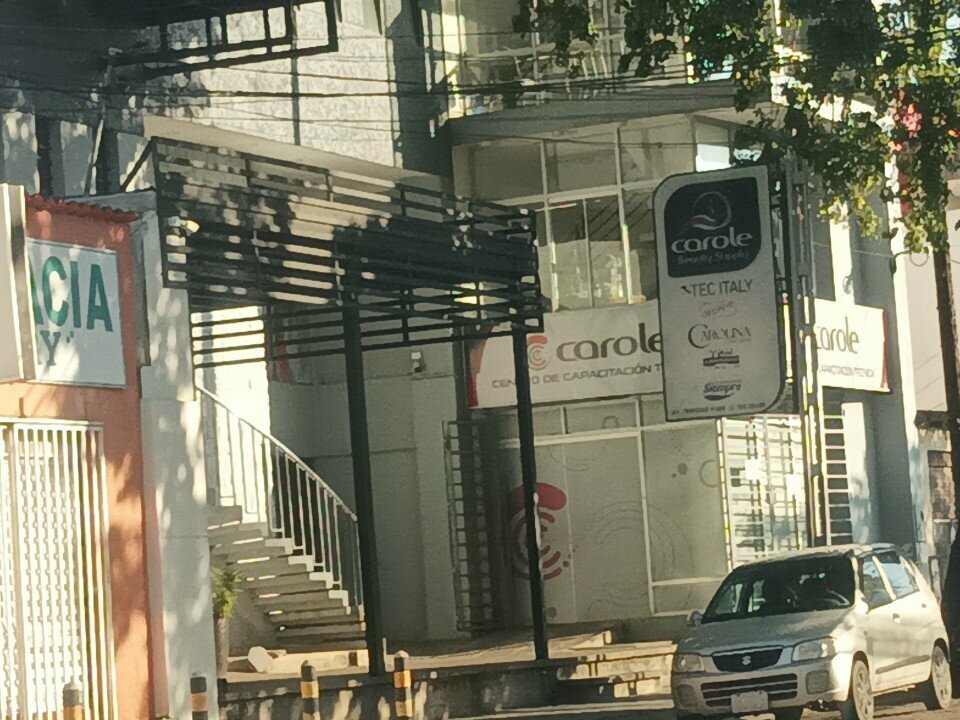 Güzellik salonu Carole Beauty Supply, Santa‑Krus, foto