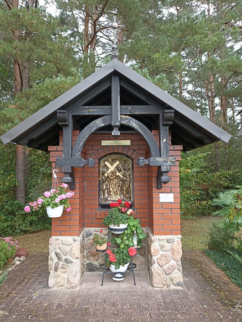 Şapel, haç anıtı Иисус берет крест, Minskaya oblastı, foto