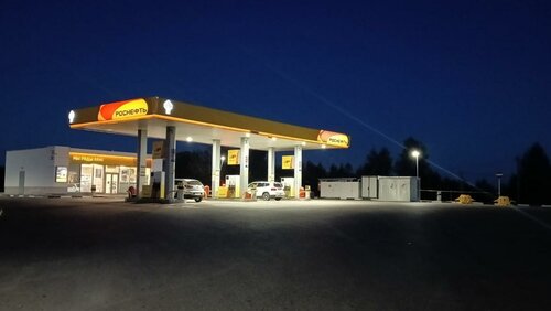 Benzin istasyonu Rosneft, Kalujskaya oblastı, foto