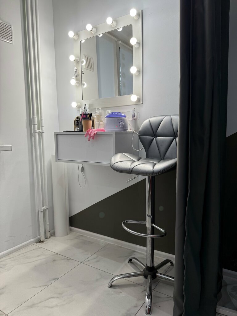 Kaş ve kirpik salonu Laminyon Studio, Moskova, foto