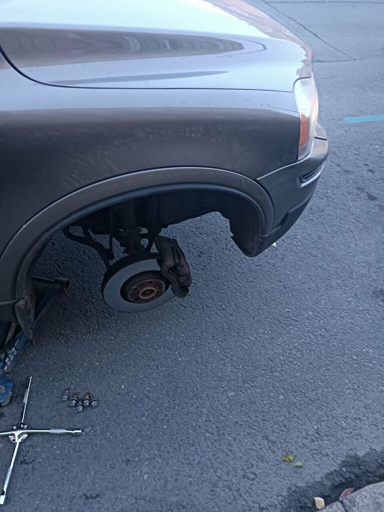 Oto lastik tamiri Tire service, Moskova, foto