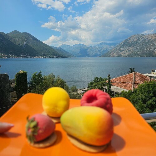 Alışveriş merkezleri Kamelija, Kotor, foto