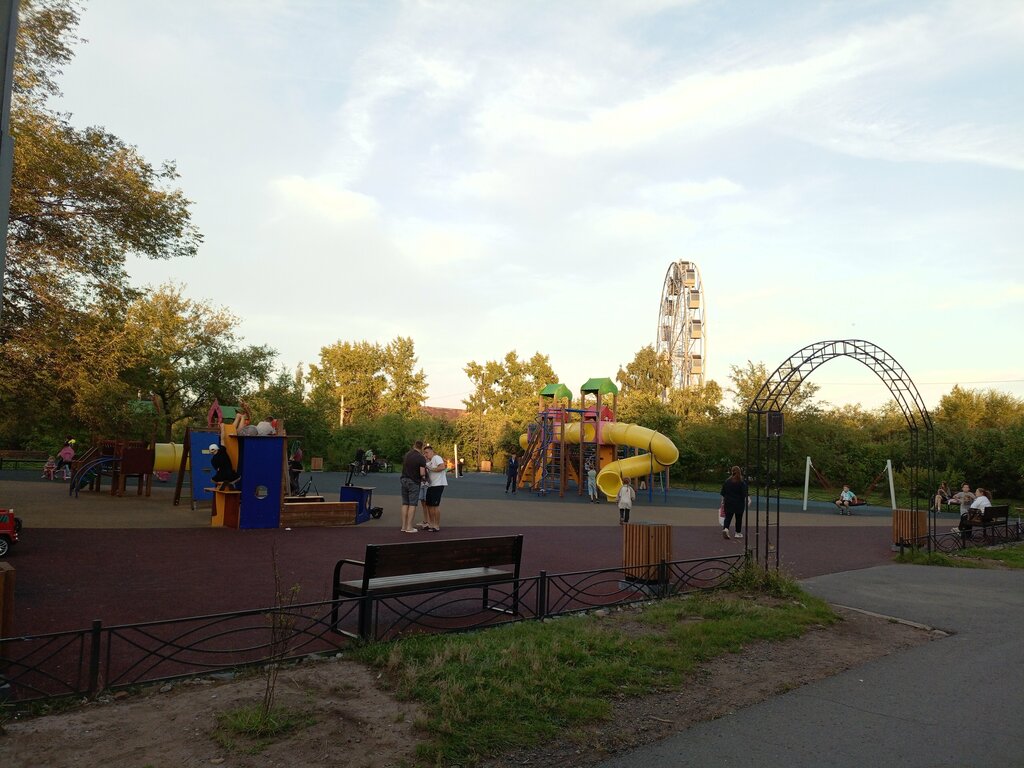 Oyun alanı Playground, Çernogorsk, foto