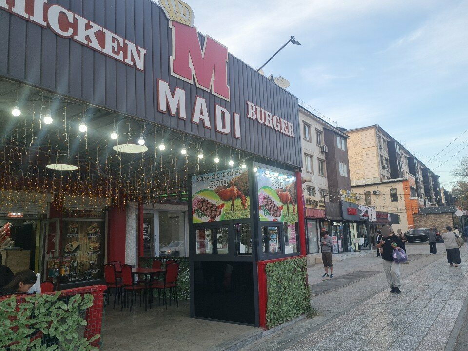 Dondurmacılar Kiosk selling ice cream, Çimkent (Şımkent), foto