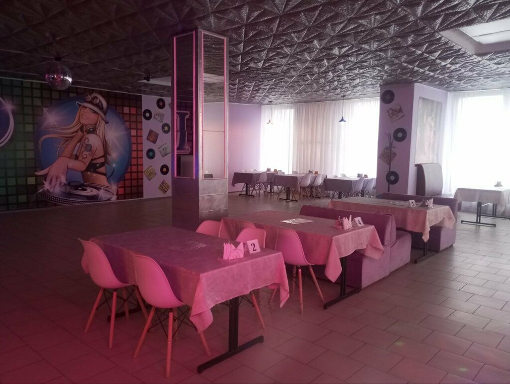 Kafe Disco, Nijniaya Tura, foto