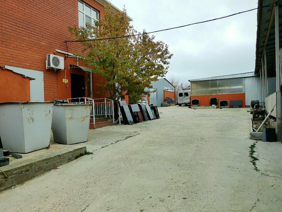 Heykel ve mezarlık taşı üreticileri Ritual shop Arman, Elista, foto