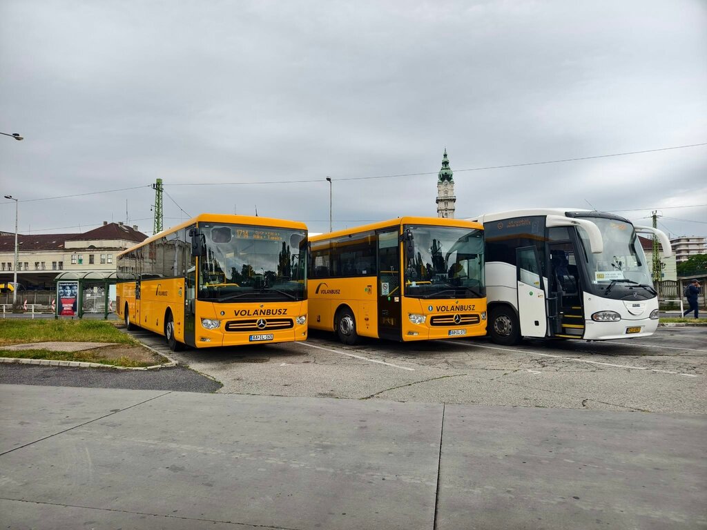 Toplu taşıma durağı Győr, Gyor, foto