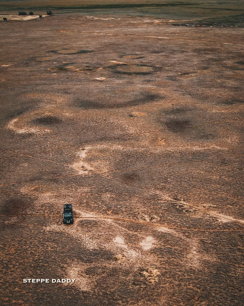 Turistik yerler Torgai Ring Geoglyph, Kostanay eyaleti, foto