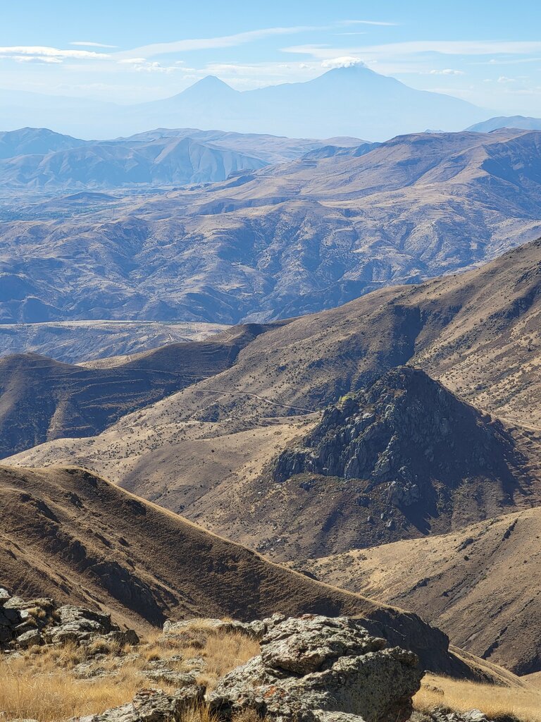 Dağ zirvesi Theqsar, Vayots Dzor, foto