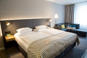 Holiday Inn Düsseldorf - Neuss, an Ihg Hotel (North Rhine-Westphalia, Rhein-Kreis Neuss, Anton-Kux-Straße, 1), otel  Kuzey Ren‑Vestfalya'dan