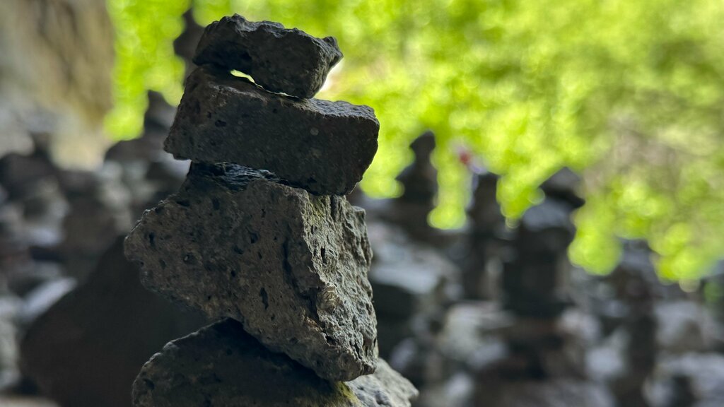 Doğa Cave of stacked stones, Kotayk, foto