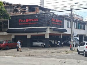 Full Service Taller (Valle del Cauca, Municipio de Santiago de Cali, Calle 9, 40-81), otomobil servisi  Cali'den