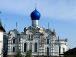Sobor Uspeniya Presvyatoy Bogoroditsy V Surskom Ioanno-Bogoslovskom monastyre (ulitsa Ioanna Kronshtadtskogo No:54, selo Sura), manastır  Arhangelskaya oblastından