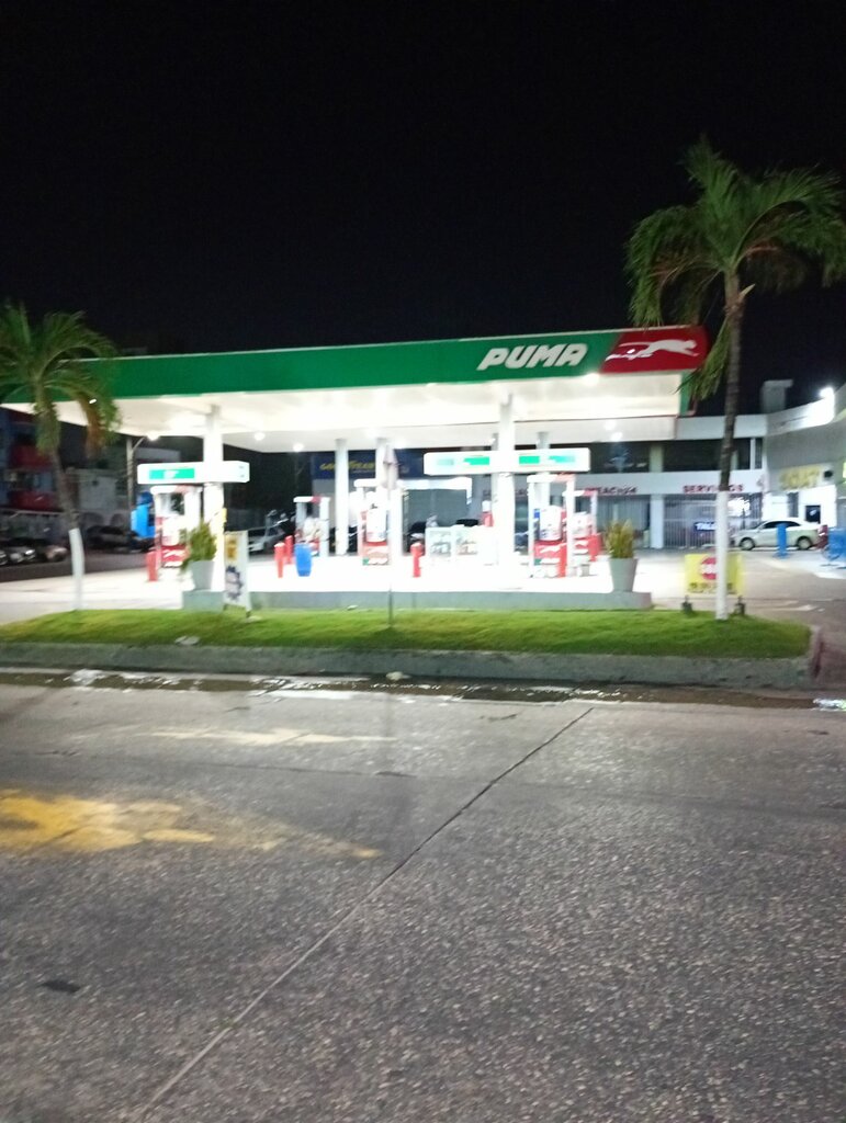 Benzin istasyonu Billares La Caleta, Barranquilla, foto