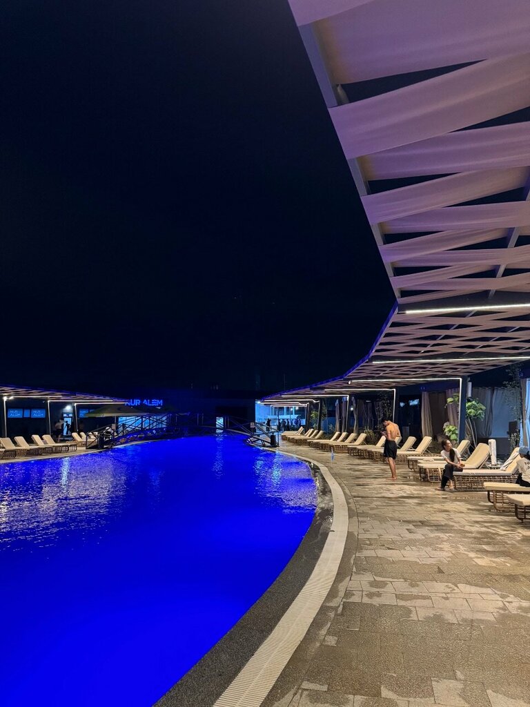 Su parkı NurAlem, Çimkent (Şımkent), foto