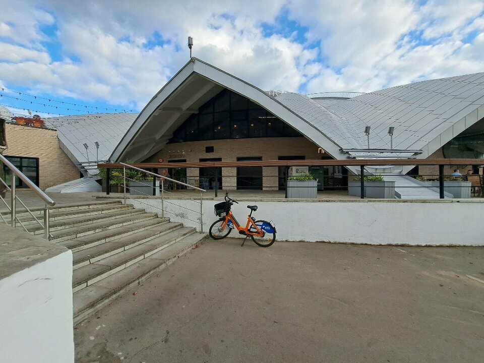 Geri dönüşüm maddeleri Re: Books, Moskova, foto