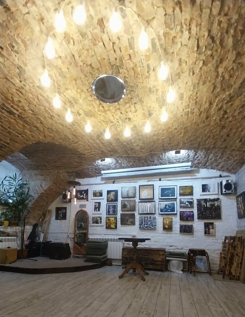 Antikafe Тени и корни, Saint‑Petersburg, foto