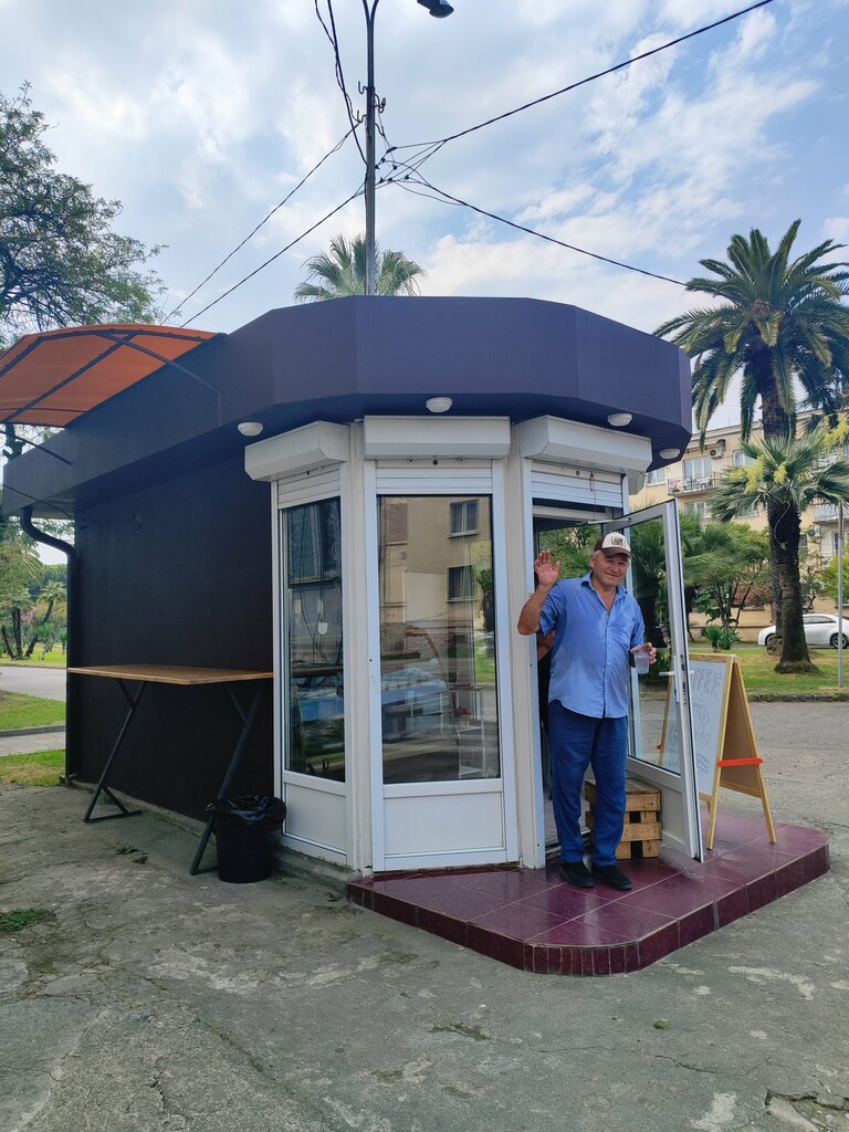 Kahve dükkanları Adiht's Bakery, Suhum, foto