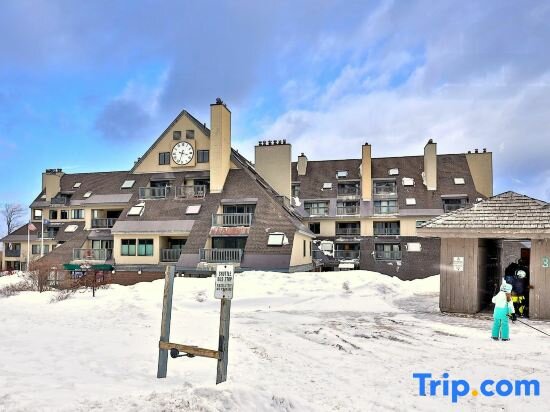 Otel Stunning Mountain Views and on-Site SPA - Cozy Retreat, Vermont Eyaleti, foto