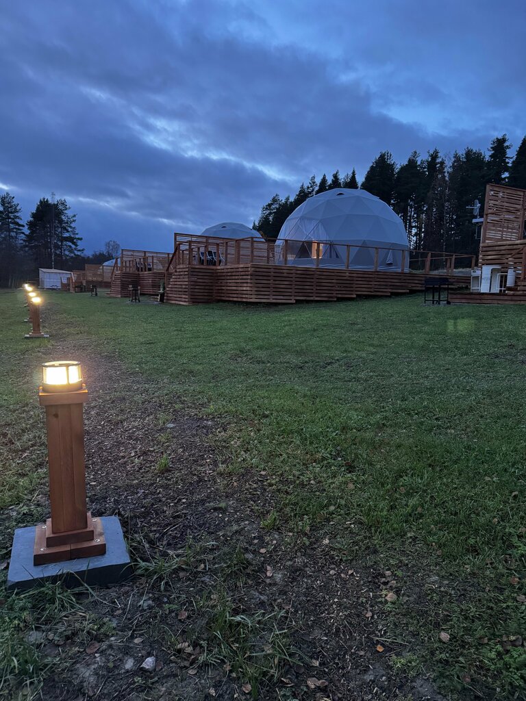 Kamp alanları Поляна, Karelya, foto