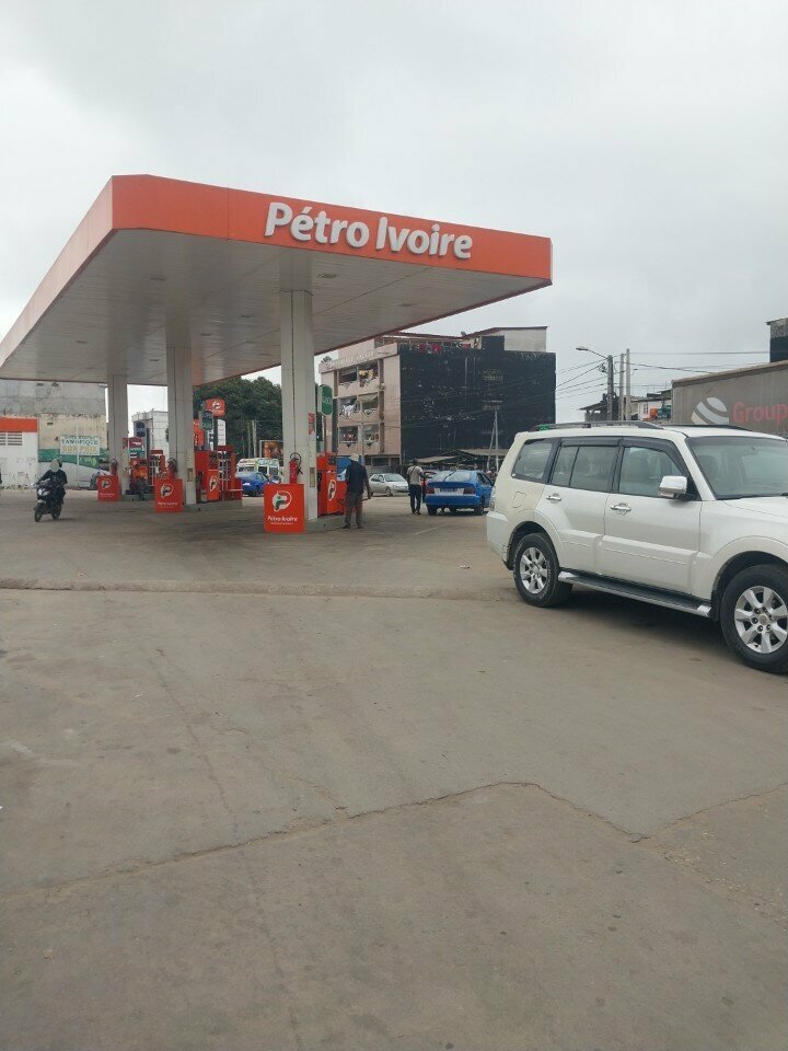 Benzin istasyonu Petro Ivoire, Abican, foto
