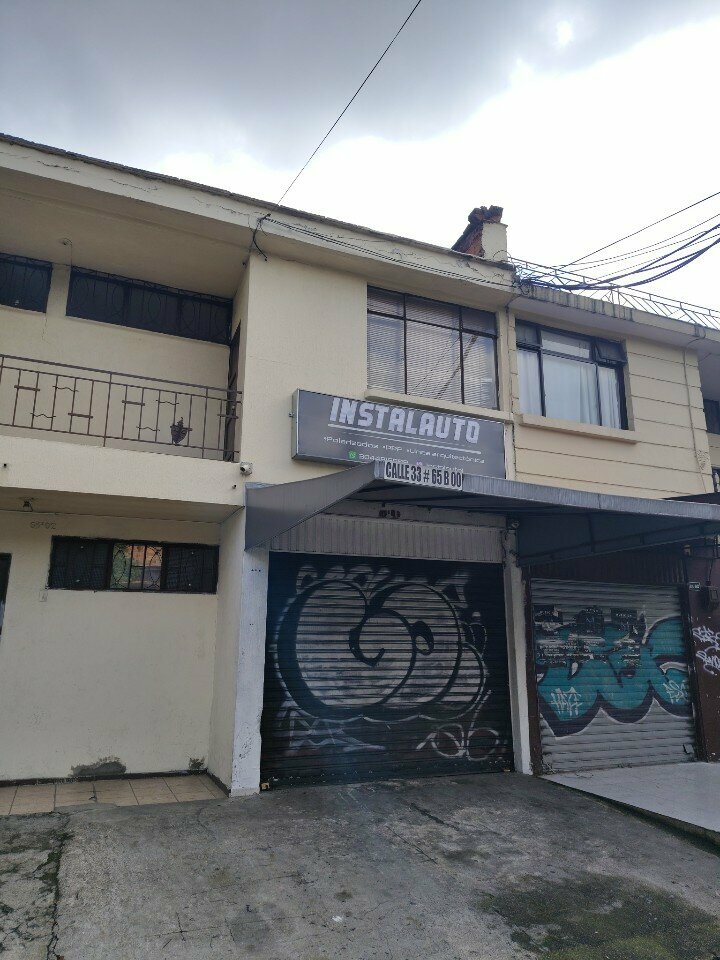 Otomobil servisi Instalauto, Medellin, foto