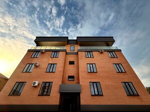 Кит апарт-отель (2-ya liniya No:56), otel  Kaspiysk'ten