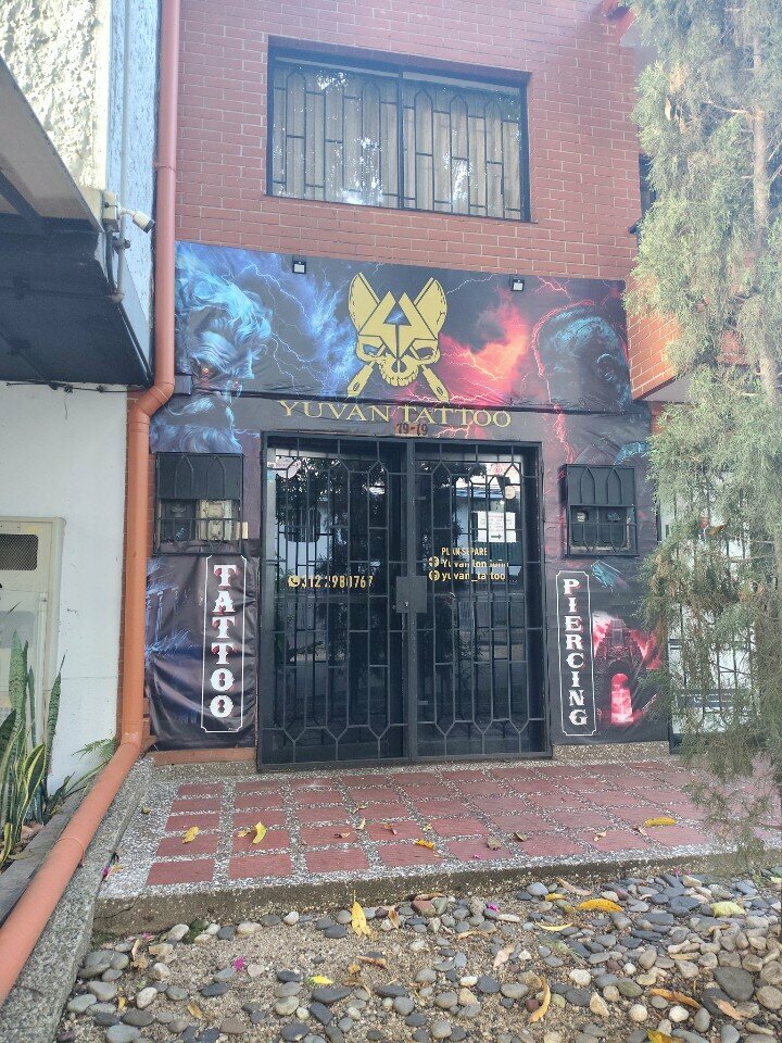 Dövmeciler Yuvan tattoo, Medellin, foto