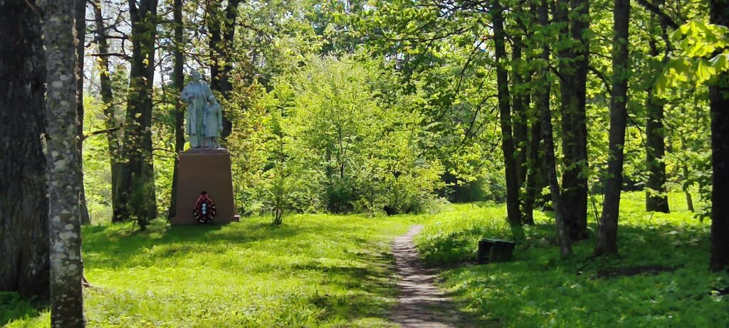Anıt, heykel Памятник, Vitebskaya oblastı, foto