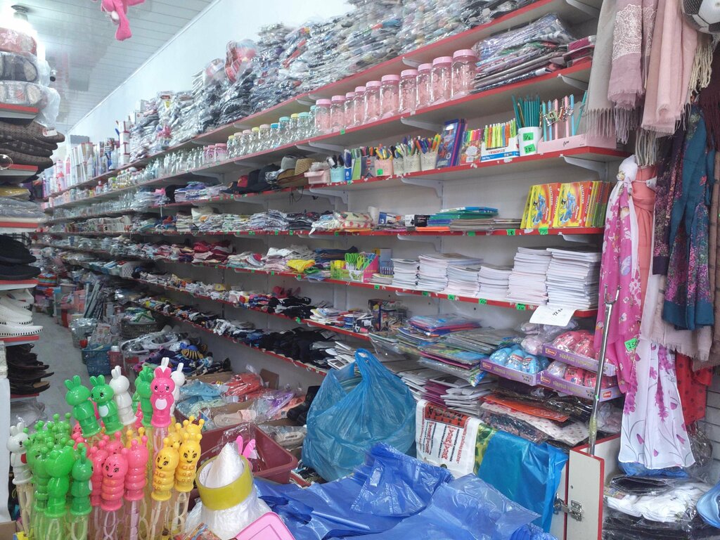 Mini-market Qarishiq mallar ve khirdavat, Bakü, foto