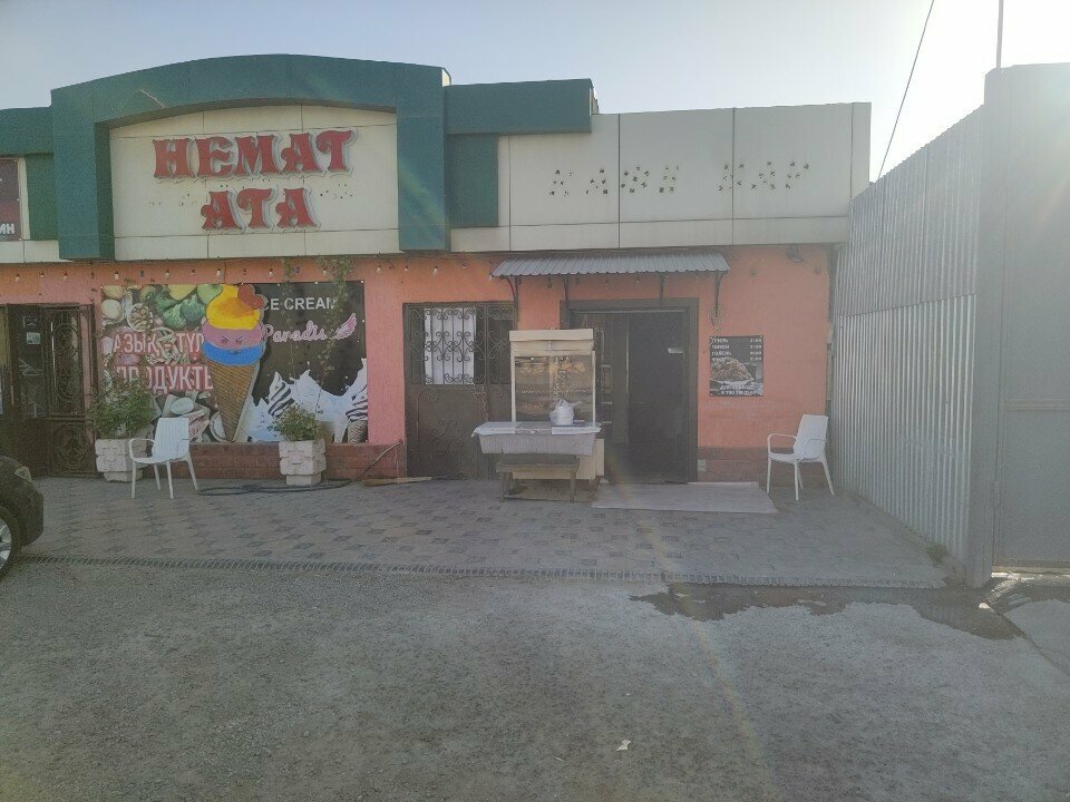 Fast food The point of sale of grilled chickens, Çimkent (Şımkent), foto