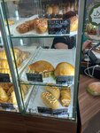 Дом хлеба (ulitsa 60 let Oktyabrya No:80А), ekmek fırını  Nijnevartovsk'tan