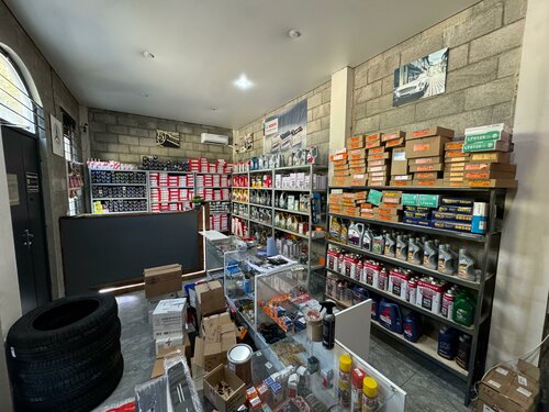 Otomobil yedek parçaları Автомагазин Мерин, Gudauta, foto