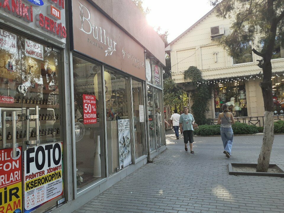 Kozmetik ve parfümeri mağazaları Büllur, Bakü, foto