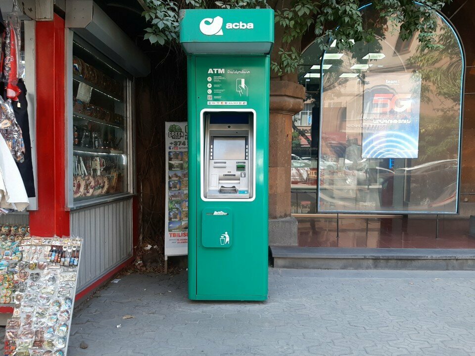 ATM'ler Acba bank, Erivan, foto