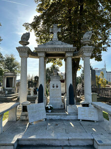 Belgrade New Cemetery (Belgrade County, Palilula, Settlement of Slanci, Novo Groblje-Lesce), mezarlıklar  Belgrad'dan